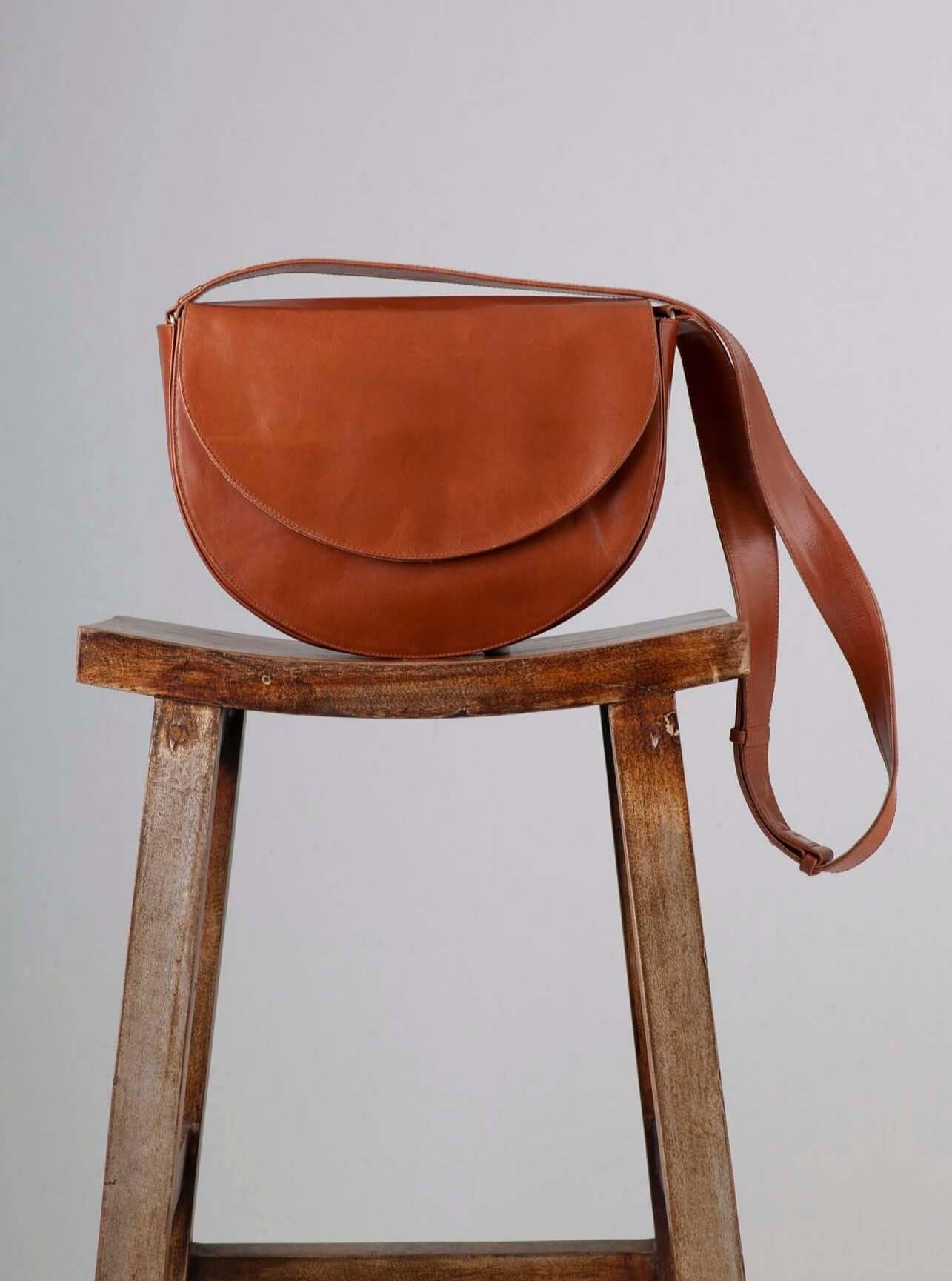 Plain Tan Leather Bag - Plain Leather Bag - Minimalist Leather – Ovae