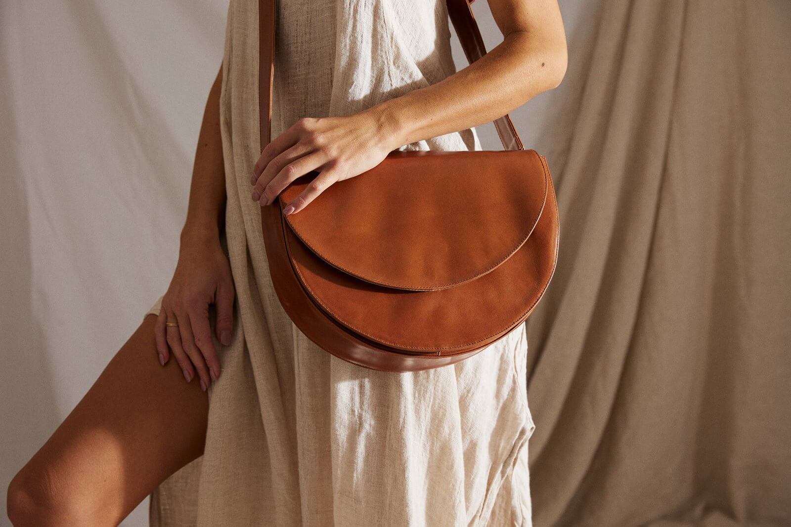 Plain Tan Leather Bag - Plain Leather Bag - Minimalist Leather – Ovae